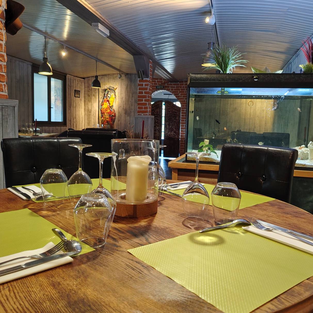 La Jument Verte 2 - restaurant UNIEUX